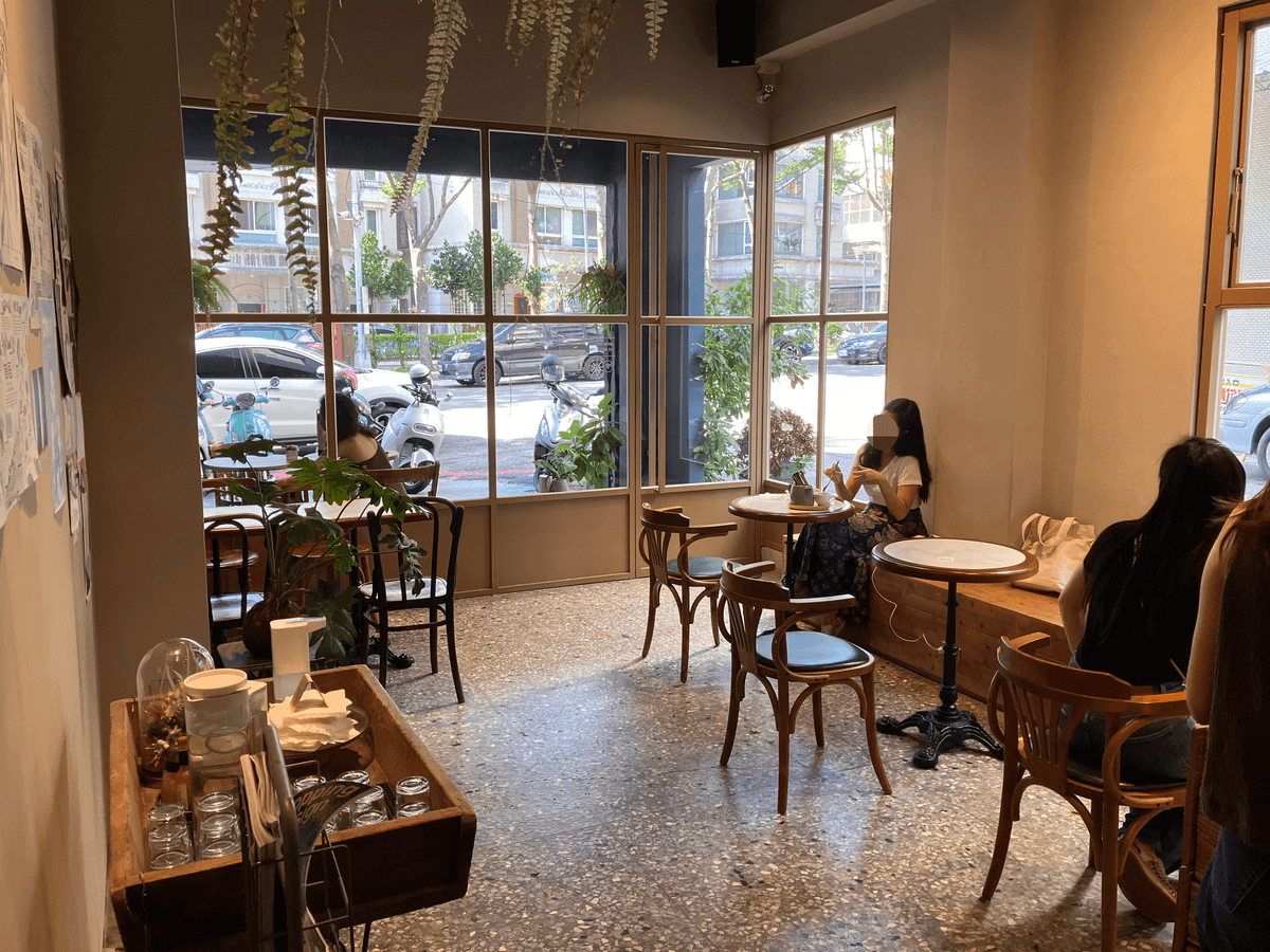 【台中北區】圓環咖啡梅川店 Roundabout Café 早午餐推薦！餐廳環境菜單價位介紹 - 美食遊人